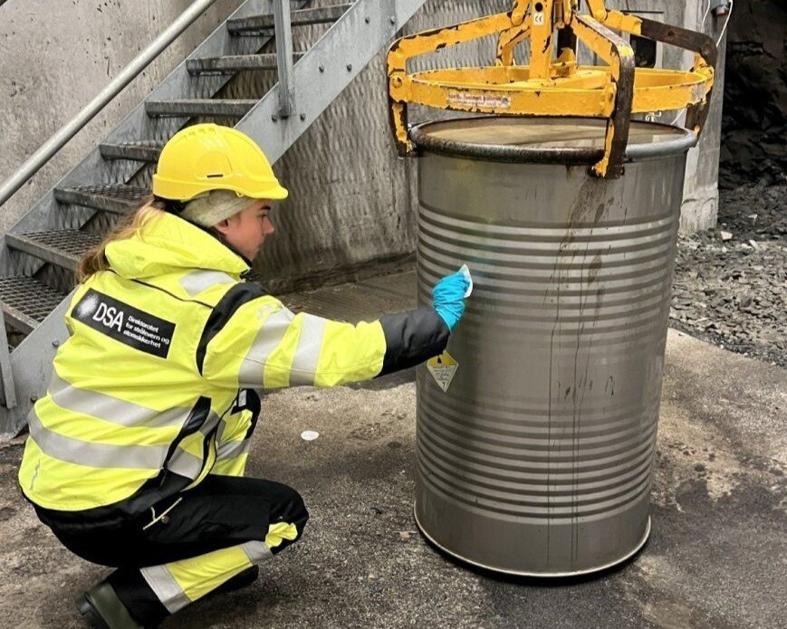 Ny strategi for handtering av radioaktivt avfall - DSA Ny strategi for handtering av radioaktivt avfall - DSA